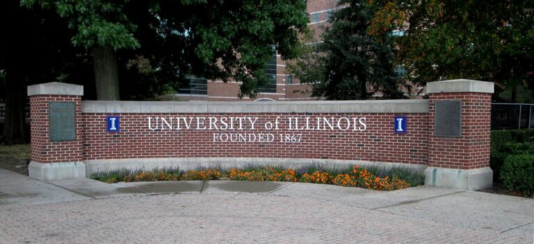 How Handshake Is Helping UIUC Students Get a Job After College